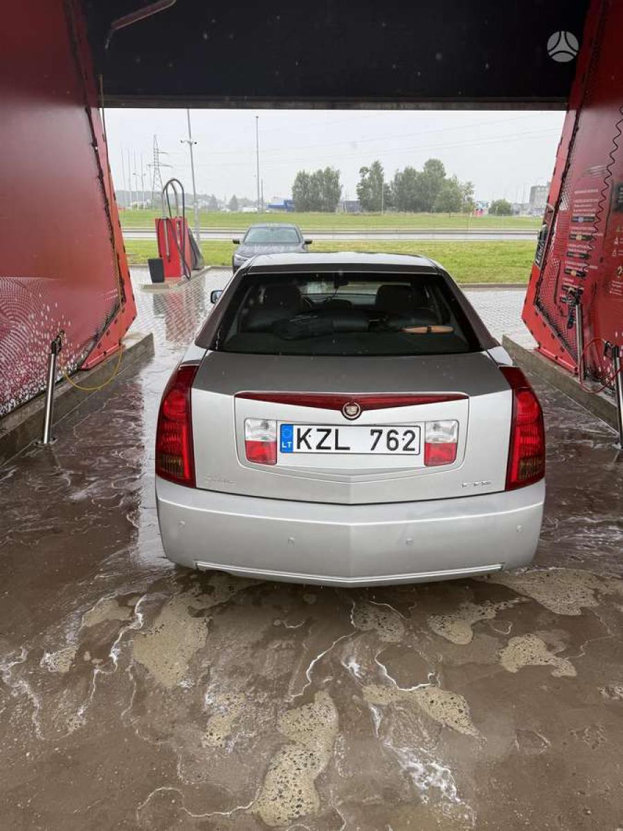 Grey Cadillac CTS 2004 in Mazeikiai, with an engine capacity of 3.20 L and mileage of 217 thousand km for 3000 €, photo 6 on AUTOMOTO.COM.LV
