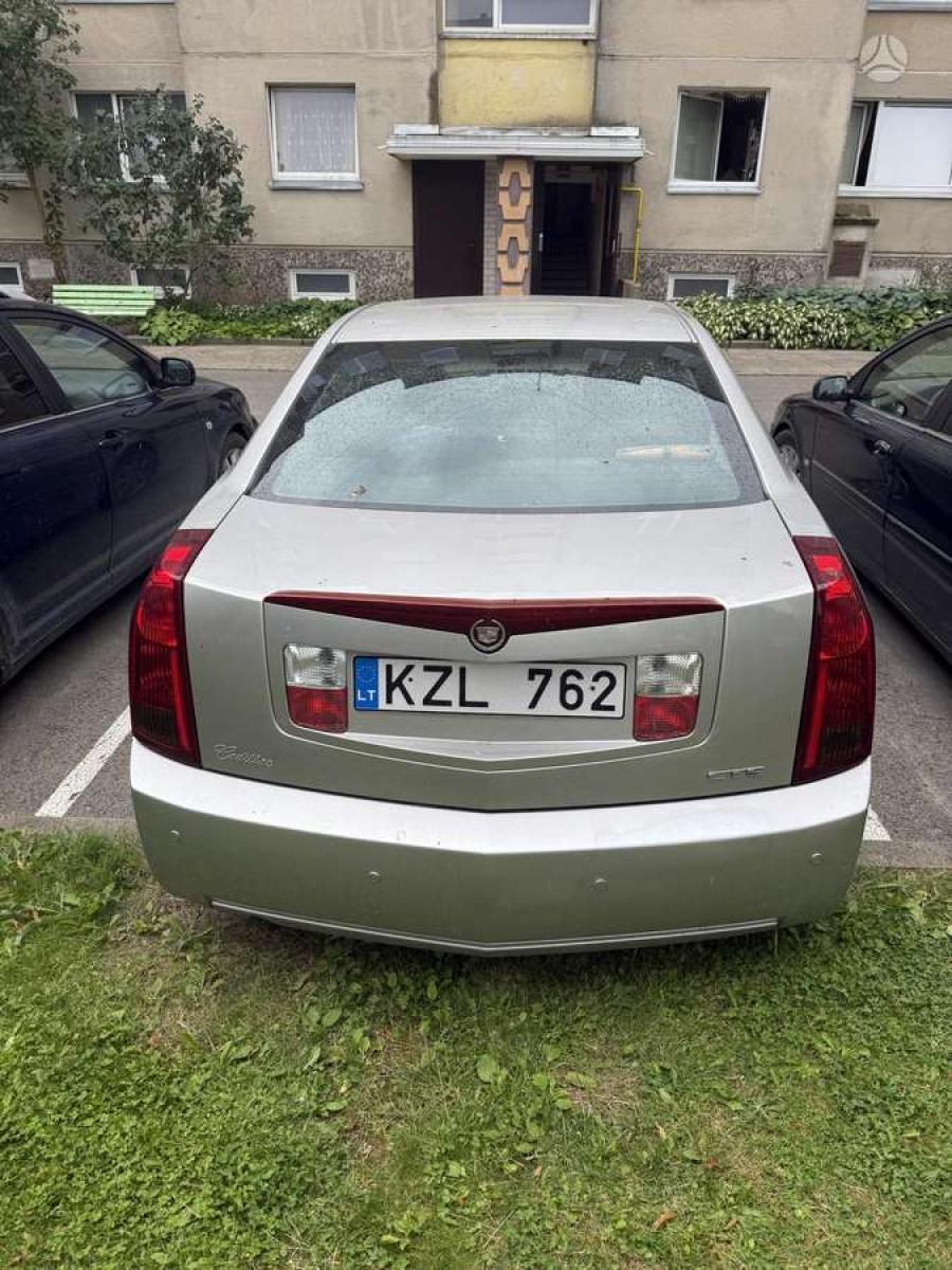 Grey Cadillac CTS 2004 in Mazeikiai, with an engine capacity of 3.20 L and mileage of 217 thousand km for 3000 €, photo 9 on AUTOMOTO.COM.LV