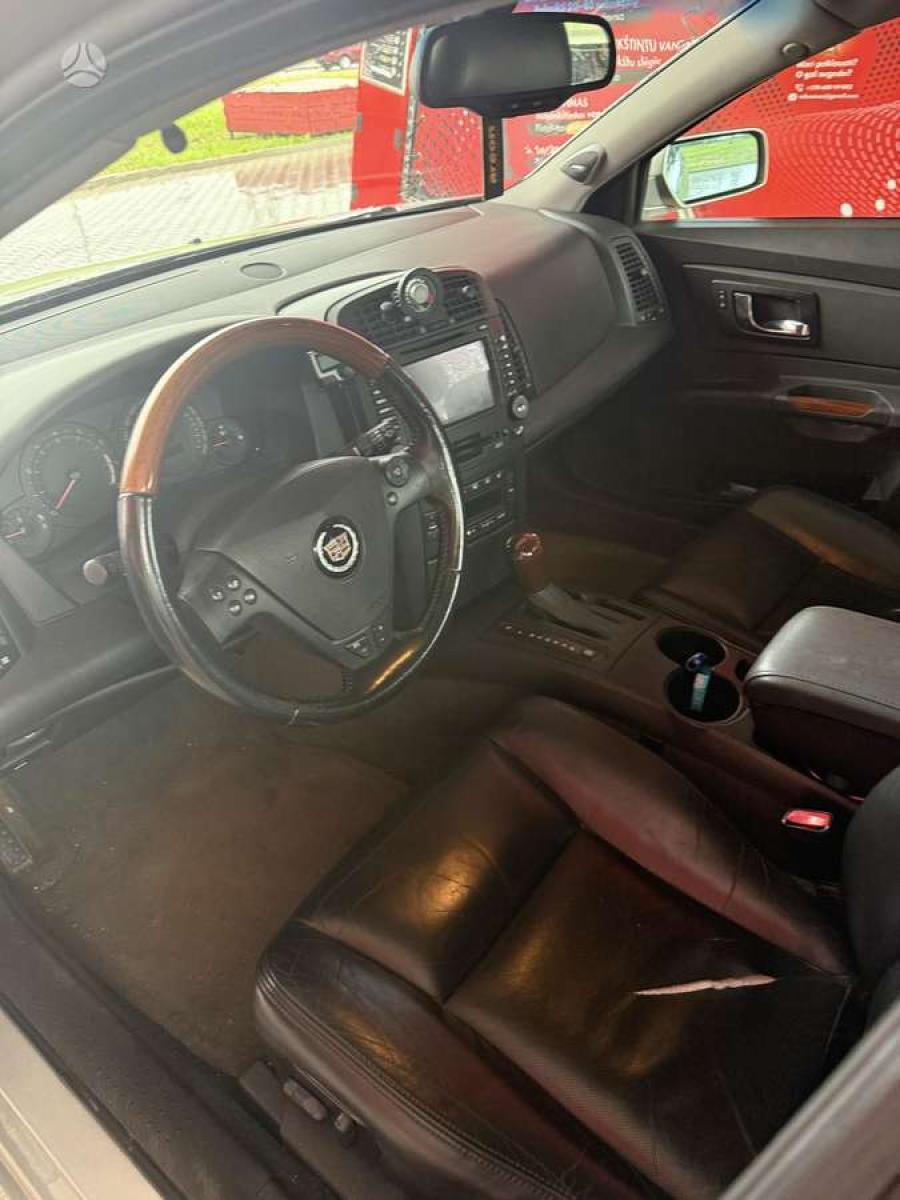 Grey Cadillac CTS 2004 in Mazeikiai, with an engine capacity of 3.20 L and mileage of 217 thousand km for 3000 €, photo 10 on AUTOMOTO.COM.LV