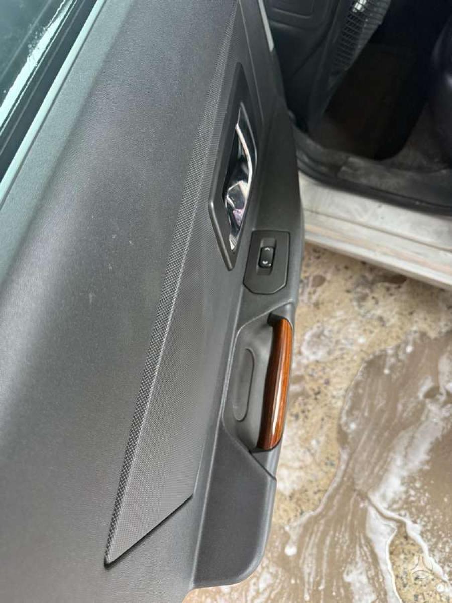 Grey Cadillac CTS 2004 in Mazeikiai, with an engine capacity of 3.20 L and mileage of 217 thousand km for 3000 €, photo 15 on AUTOMOTO.COM.LV