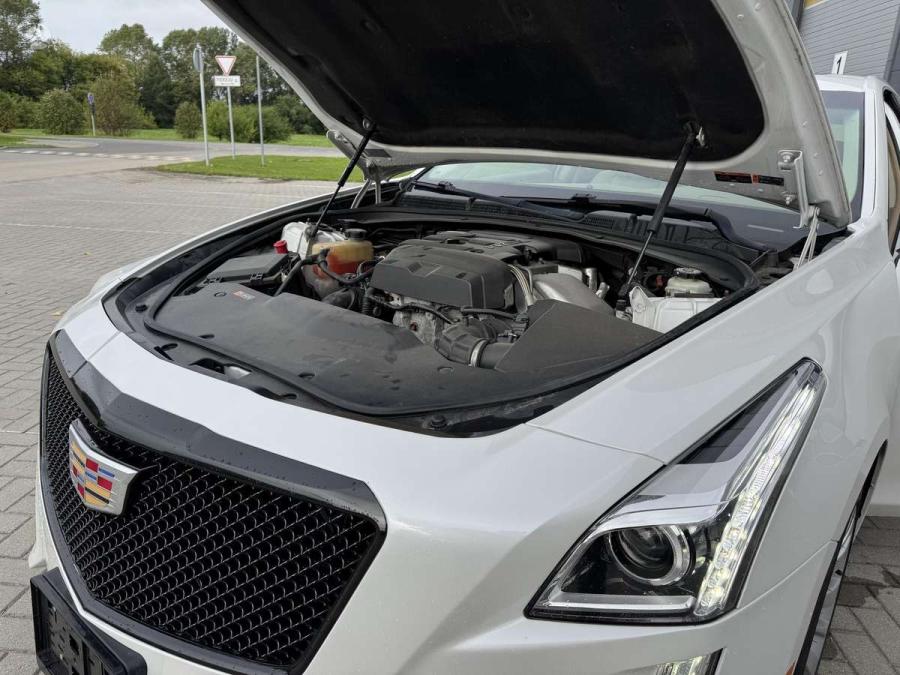 White Cadillac CTS 2016 in Kretinga, with an engine capacity of 2.00 L and mileage of 112 thousand km for 14995 €, photo 36 on AUTOMOTO.COM.LV