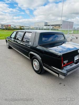 Melns Cadillac de-ville 1985 Tallina, ar dzinēja tilpumu 4.10 L un nobraukumu 40 tūkst. km par 5000 €, foto 7 vietnē AUTOMOTO.COM.LV