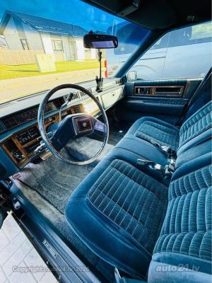 Melns Cadillac de-ville 1985 Tallina, ar dzinēja tilpumu 4.10 L un nobraukumu 40 tūkst. km par 5000 €, foto 10 vietnē AUTOMOTO.COM.LV