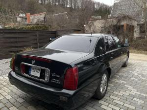 Black Cadillac de-ville 2004 in Kaunas, with an engine capacity of 4.57 L and mileage of 188 thousand km for 4000 €, photo 2 on AUTOMOTO.COM.LV