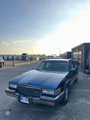 Zils Cadillac de-ville 1990 Viļņa, ar dzinēja tilpumu 4.47 L un nobraukumu 207 tūkst. km par 9000 €, foto 2 vietnē AUTOMOTO.COM.LV