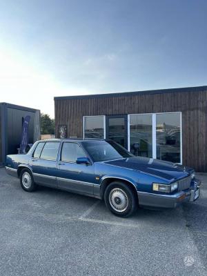 Zils Cadillac de-ville 1990 Viļņa, ar dzinēja tilpumu 4.47 L un nobraukumu 207 tūkst. km par 9000 €, foto 3 vietnē AUTOMOTO.COM.LV