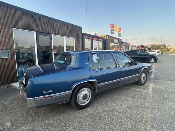 Zils Cadillac de-ville 1990 Viļņa, ar dzinēja tilpumu 4.47 L un nobraukumu 207 tūkst. km par 9000 €, foto 4 vietnē AUTOMOTO.COM.LV