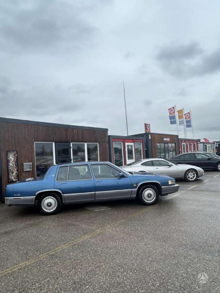 Zils Cadillac de-ville 1990 Viļņa, ar dzinēja tilpumu 4.47 L un nobraukumu 207 tūkst. km par 9000 €, foto 5 vietnē AUTOMOTO.COM.LV