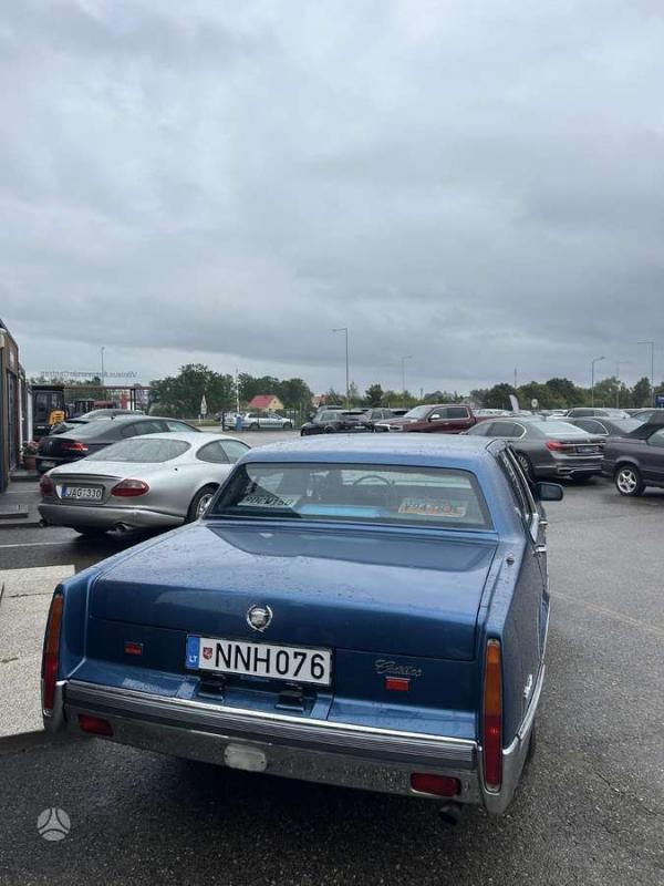 Zils Cadillac de-ville 1990 Viļņa, ar dzinēja tilpumu 4.47 L un nobraukumu 207 tūkst. km par 9000 €, foto 9 vietnē AUTOMOTO.COM.LV