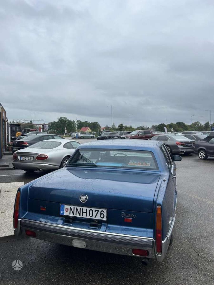 Zils Cadillac de-ville 1990 Viļņa, ar dzinēja tilpumu 4.47 L un nobraukumu 207 tūkst. km par 9000 €, foto 9 vietnē AUTOMOTO.COM.LV