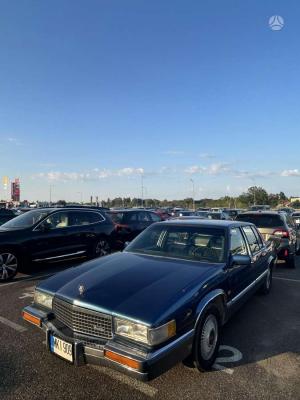 Zils Cadillac de-ville 1990 Viļņa, ar dzinēja tilpumu 4.47 L un nobraukumu 207 tūkst. km par 9000 €, foto 13 vietnē AUTOMOTO.COM.LV