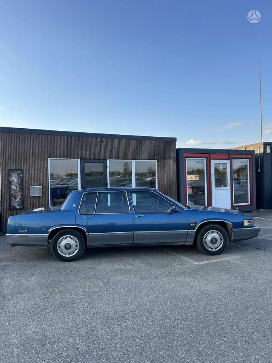Zils Cadillac de-ville 1990 Viļņa, ar dzinēja tilpumu 4.47 L un nobraukumu 207 tūkst. km par 9000 €, foto 20 vietnē AUTOMOTO.COM.LV