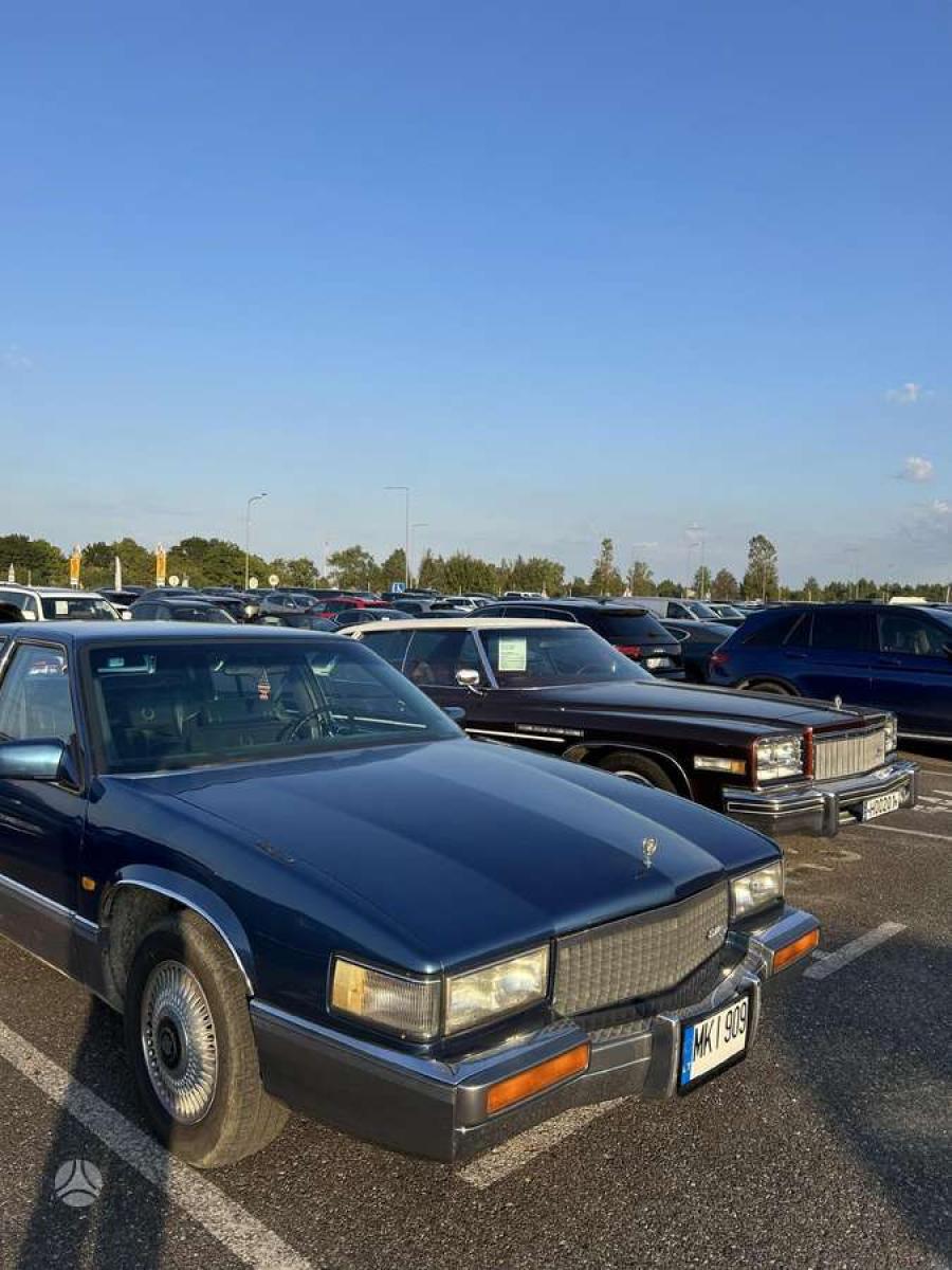 Zils Cadillac de-ville 1990 Viļņa, ar dzinēja tilpumu 4.47 L un nobraukumu 207 tūkst. km par 9000 €, foto 25 vietnē AUTOMOTO.COM.LV