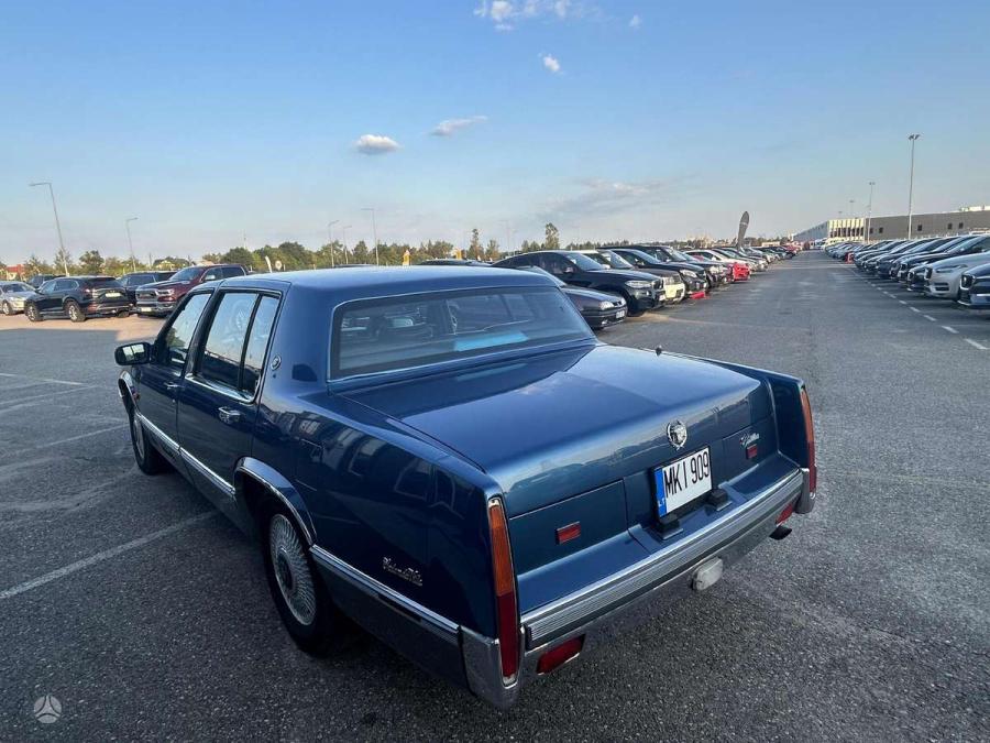 Zils Cadillac de-ville 1990 Viļņa, ar dzinēja tilpumu 4.47 L un nobraukumu 207 tūkst. km par 9000 €, foto 26 vietnē AUTOMOTO.COM.LV