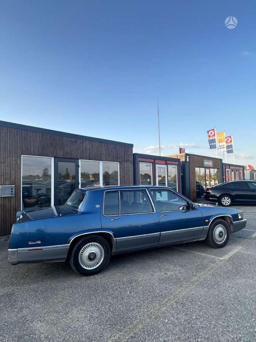Zils Cadillac de-ville 1990 Viļņa, ar dzinēja tilpumu 4.47 L un nobraukumu 207 tūkst. km par 9000 €, foto 29 vietnē AUTOMOTO.COM.LV