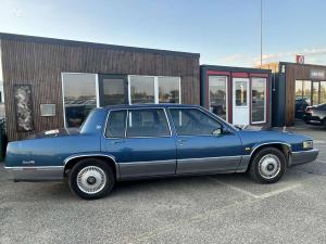 Zils Cadillac de-ville 1990 Viļņa, ar dzinēja tilpumu 4.47 L un nobraukumu 207 tūkst. km par 9000 €, foto 30 vietnē AUTOMOTO.COM.LV