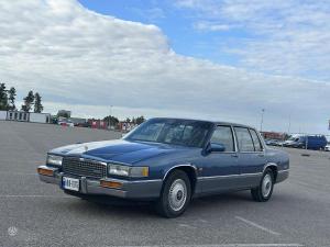 Zils Cadillac de-ville 1990 Viļņa, ar dzinēja tilpumu 4.47 L un nobraukumu 207 tūkst. km par 11111 €, foto  vietnē AUTOMOTO.COM.LV