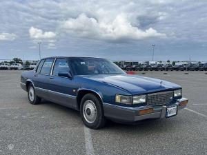 Zils Cadillac de-ville 1990 Viļņa, ar dzinēja tilpumu 4.47 L un nobraukumu 207 tūkst. km par 11111 €, foto 3 vietnē AUTOMOTO.COM.LV