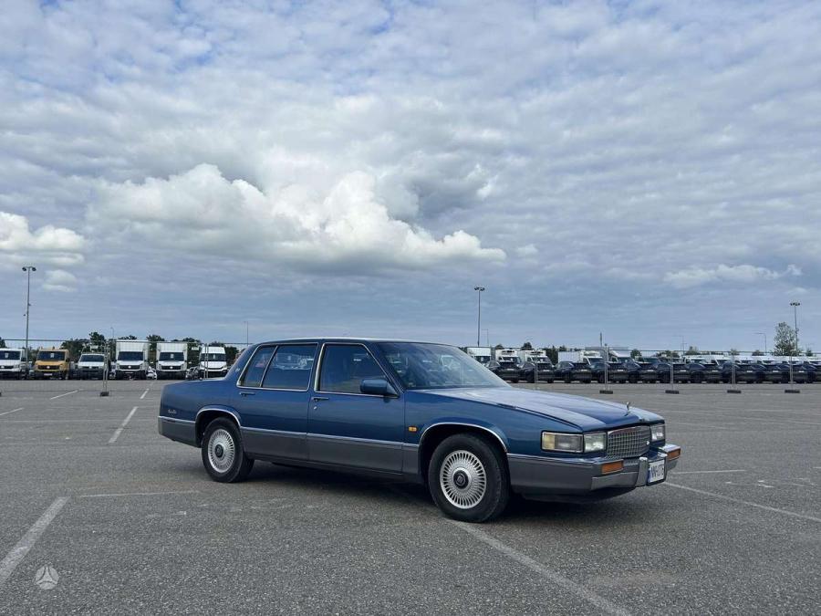 Zils Cadillac de-ville 1990 Viļņa, ar dzinēja tilpumu 4.47 L un nobraukumu 207 tūkst. km par 11111 €, foto 5 vietnē AUTOMOTO.COM.LV