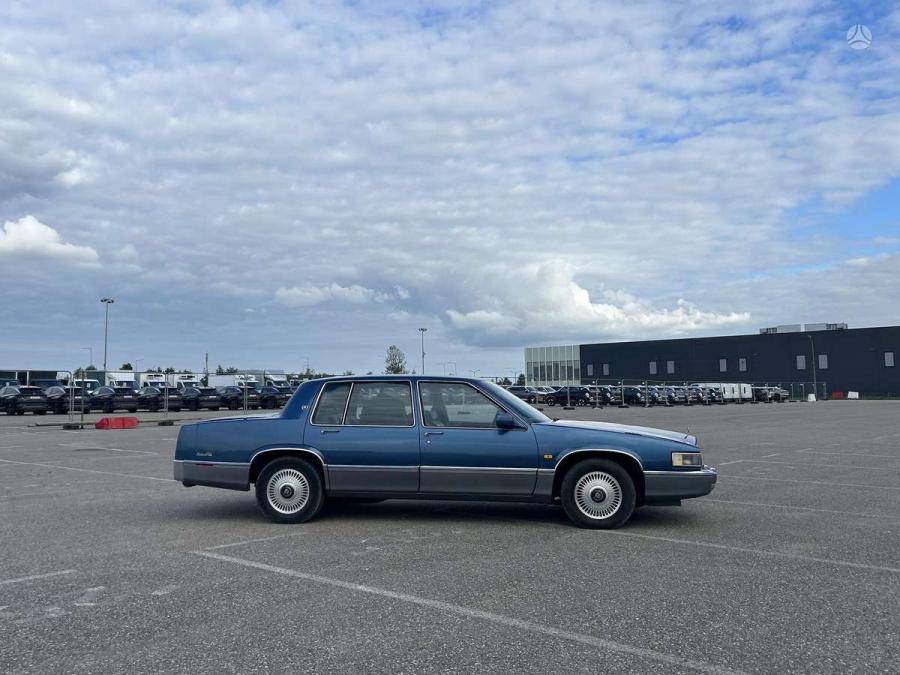 Zils Cadillac de-ville 1990 Viļņa, ar dzinēja tilpumu 4.47 L un nobraukumu 207 tūkst. km par 11111 €, foto 6 vietnē AUTOMOTO.COM.LV
