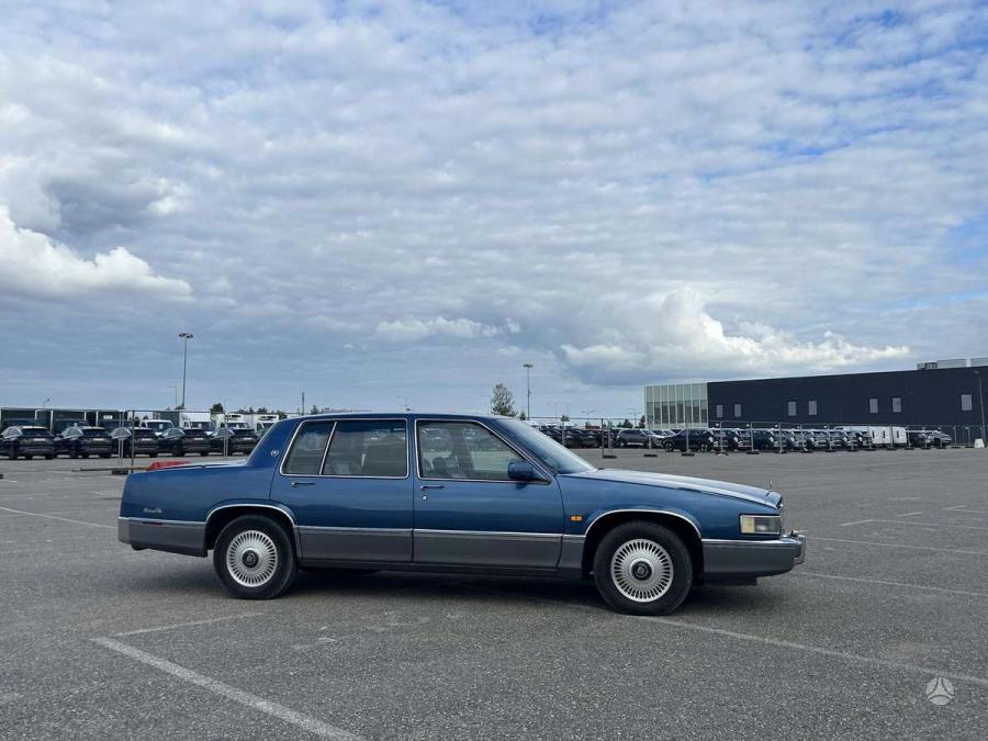 Zils Cadillac de-ville 1990 Viļņa, ar dzinēja tilpumu 4.47 L un nobraukumu 207 tūkst. km par 11111 €, foto 10 vietnē AUTOMOTO.COM.LV