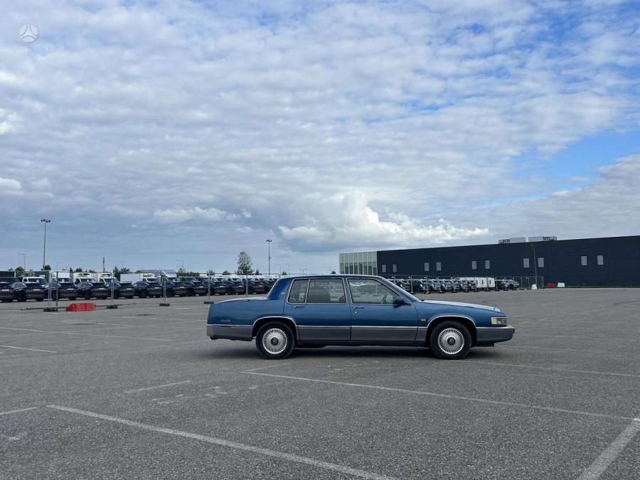 Zils Cadillac de-ville 1990 Viļņa, ar dzinēja tilpumu 4.47 L un nobraukumu 207 tūkst. km par 11111 €, foto 13 vietnē AUTOMOTO.COM.LV