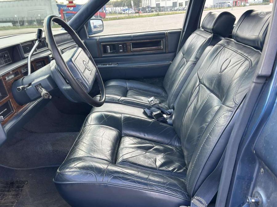 Zils Cadillac de-ville 1990 Viļņa, ar dzinēja tilpumu 4.47 L un nobraukumu 207 tūkst. km par 11111 €, foto 14 vietnē AUTOMOTO.COM.LV