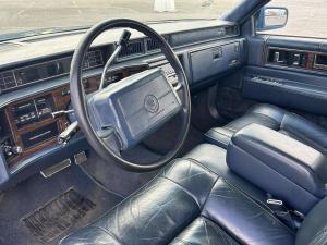 Zils Cadillac de-ville 1990 Viļņa, ar dzinēja tilpumu 4.47 L un nobraukumu 207 tūkst. km par 11111 €, foto 15 vietnē AUTOMOTO.COM.LV