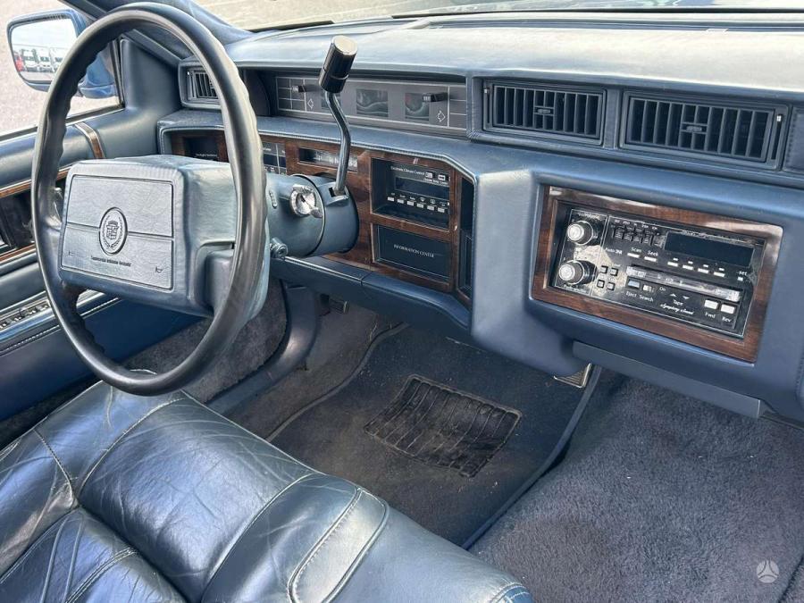 Zils Cadillac de-ville 1990 Viļņa, ar dzinēja tilpumu 4.47 L un nobraukumu 207 tūkst. km par 11111 €, foto 16 vietnē AUTOMOTO.COM.LV