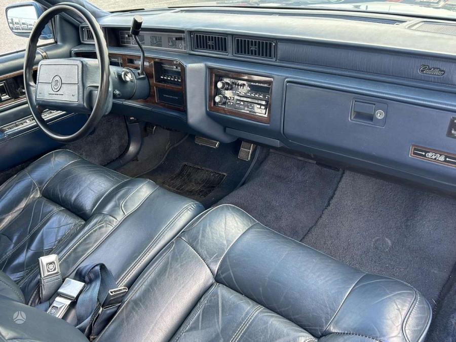 Zils Cadillac de-ville 1990 Viļņa, ar dzinēja tilpumu 4.47 L un nobraukumu 207 tūkst. km par 11111 €, foto 17 vietnē AUTOMOTO.COM.LV