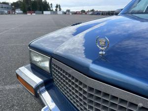Zils Cadillac de-ville 1990 Viļņa, ar dzinēja tilpumu 4.47 L un nobraukumu 207 tūkst. km par 11111 €, foto 21 vietnē AUTOMOTO.COM.LV