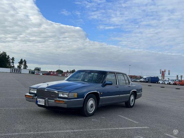 Blue Cadillac de-ville 1990 in Vilnius, with an engine capacity of 4.47 L and mileage of 207 thousand km for 11111 €, photo 4 on AUTOMOTO.COM.LV