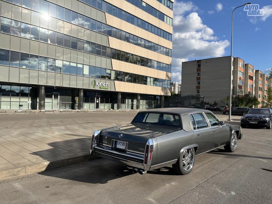 Pelēks Cadillac de-ville 1983 Viļņa, ar dzinēja tilpumu 4.10 L un nobraukumu 102 tūkst. km par 8800 €, foto 6 vietnē AUTOMOTO.COM.LV