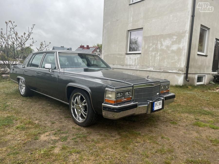 Pelēks Cadillac de-ville 1983 Viļņa, ar dzinēja tilpumu 4.10 L un nobraukumu 102 tūkst. km par 8800 €, foto 7 vietnē AUTOMOTO.COM.LV