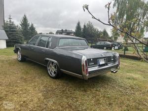 Pelēks Cadillac de-ville 1983 Viļņa, ar dzinēja tilpumu 4.10 L un nobraukumu 102 tūkst. km par 8800 €, foto 10 vietnē AUTOMOTO.COM.LV