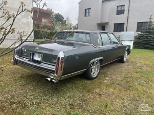 Pelēks Cadillac de-ville 1983 Viļņa, ar dzinēja tilpumu 4.10 L un nobraukumu 102 tūkst. km par 8800 €, foto 12 vietnē AUTOMOTO.COM.LV
