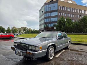 Pelēks Cadillac de-ville 1989 Tallina, ar dzinēja tilpumu 4.50 L un nobraukumu 267 tūkst. km par 5999 €, foto 3 vietnē AUTOMOTO.COM.LV
