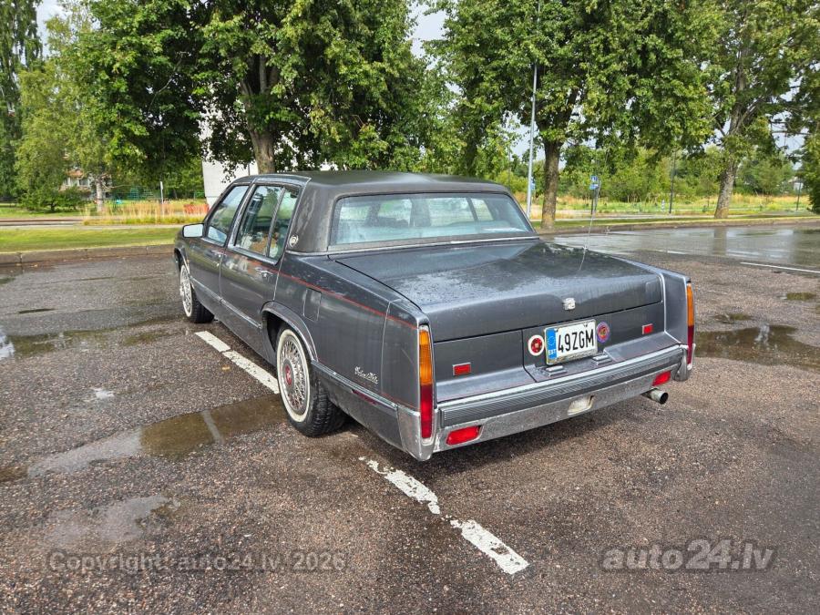Pelēks Cadillac de-ville 1989 Tallina, ar dzinēja tilpumu 4.50 L un nobraukumu 267 tūkst. km par 5999 €, foto 8 vietnē AUTOMOTO.COM.LV