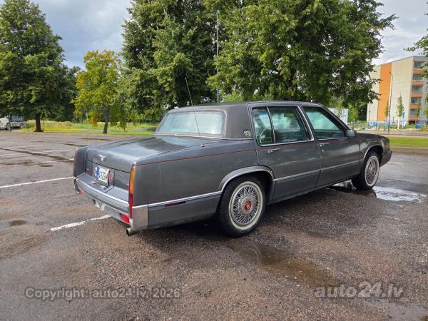 Pelēks Cadillac de-ville 1989 Tallina, ar dzinēja tilpumu 4.50 L un nobraukumu 267 tūkst. km par 5999 €, foto 9 vietnē AUTOMOTO.COM.LV