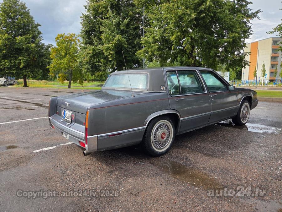 Pelēks Cadillac de-ville 1989 Tallina, ar dzinēja tilpumu 4.50 L un nobraukumu 267 tūkst. km par 5999 €, foto 9 vietnē AUTOMOTO.COM.LV