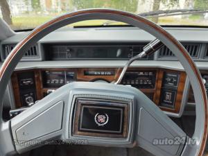 Pelēks Cadillac de-ville 1989 Tallina, ar dzinēja tilpumu 4.50 L un nobraukumu 267 tūkst. km par 5999 €, foto 20 vietnē AUTOMOTO.COM.LV