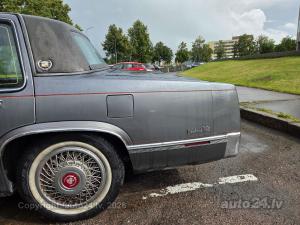 Pelēks Cadillac de-ville 1989 Tallina, ar dzinēja tilpumu 4.50 L un nobraukumu 267 tūkst. km par 5999 €, foto 26 vietnē AUTOMOTO.COM.LV