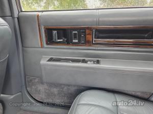 Pelēks Cadillac de-ville 1989 Tallina, ar dzinēja tilpumu 4.50 L un nobraukumu 267 tūkst. km par 5999 €, foto 27 vietnē AUTOMOTO.COM.LV