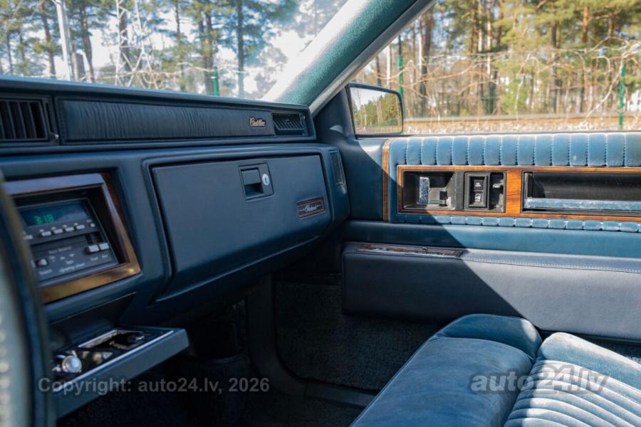 Cadillac de-ville 1986 Rīga, ar dzinēja tilpumu 4.20 L un nobraukumu 152 tūkst. km par 14500 €, foto 11 vietnē AUTOMOTO.COM.LV