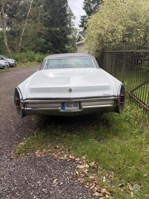 White Cadillac de-ville 1968 in Vilnius, with an engine capacity of 7.00 L and mileage of 80 thousand km for 19500 €, photo 6 on AUTOMOTO.COM.LV