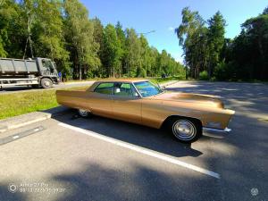 Yellow Cadillac de-ville 1967 in Klaipeda, with an engine capacity of 7.00 L and mileage of 48 thousand km for 17000 €, photo 1 on AUTOMOTO.COM.LV