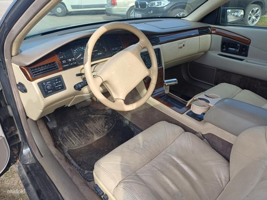 Black Cadillac Eldorado 1996 in Tallinn, with an engine capacity of 4.60 L and mileage of 197 thousand km for 5550 €, photo 25 on AUTOMOTO.COM.LV