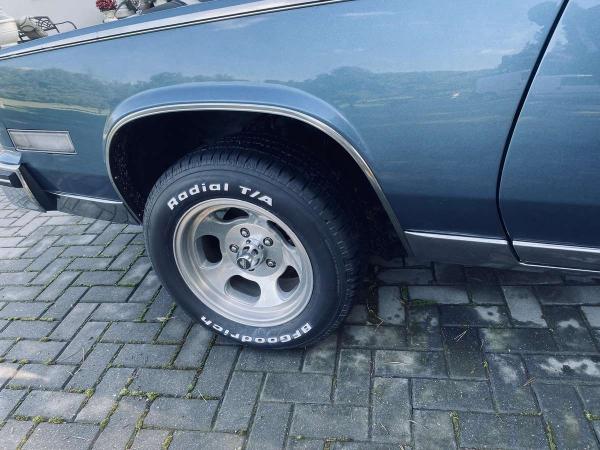 Zils Cadillac Eldorado 1985 Jonava, ar dzinēja tilpumu 4.10 L un nobraukumu 170 tūkst. km par 13000 €, foto 6 vietnē AUTOMOTO.COM.LV