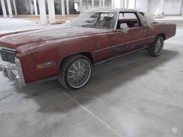 Red Cadillac Eldorado 1976 in Siauliai, with an engine capacity of 8.20 L and mileage of 75 thousand km for 4350 €, photo 11 on AUTOMOTO.COM.LV