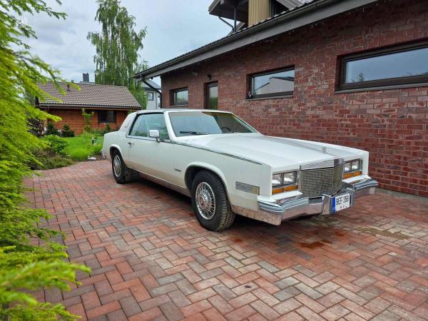 Balts Cadillac Eldorado 1981 Kauņa, ar dzinēja tilpumu 6.10 L un nobraukumu 110 tūkst. km par 7300 €, foto 2 vietnē AUTOMOTO.COM.LV